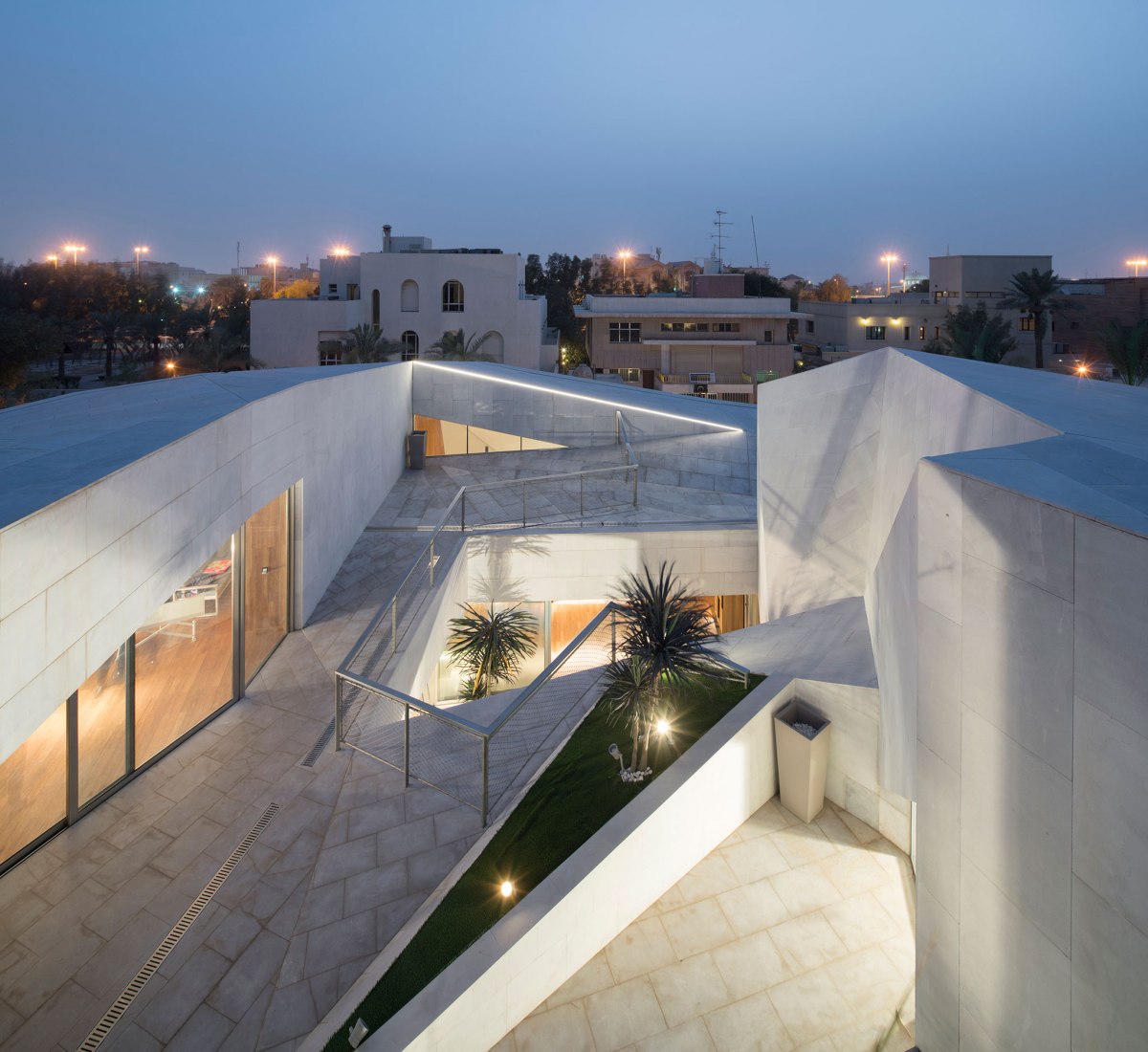 A house vs rock. Rock House by AGi Architects | The Strength of ...