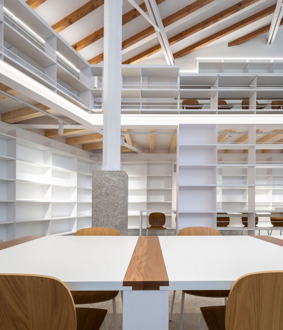 Consolidando el patrimonio cultural. La Biblioteca del Bosque por ...