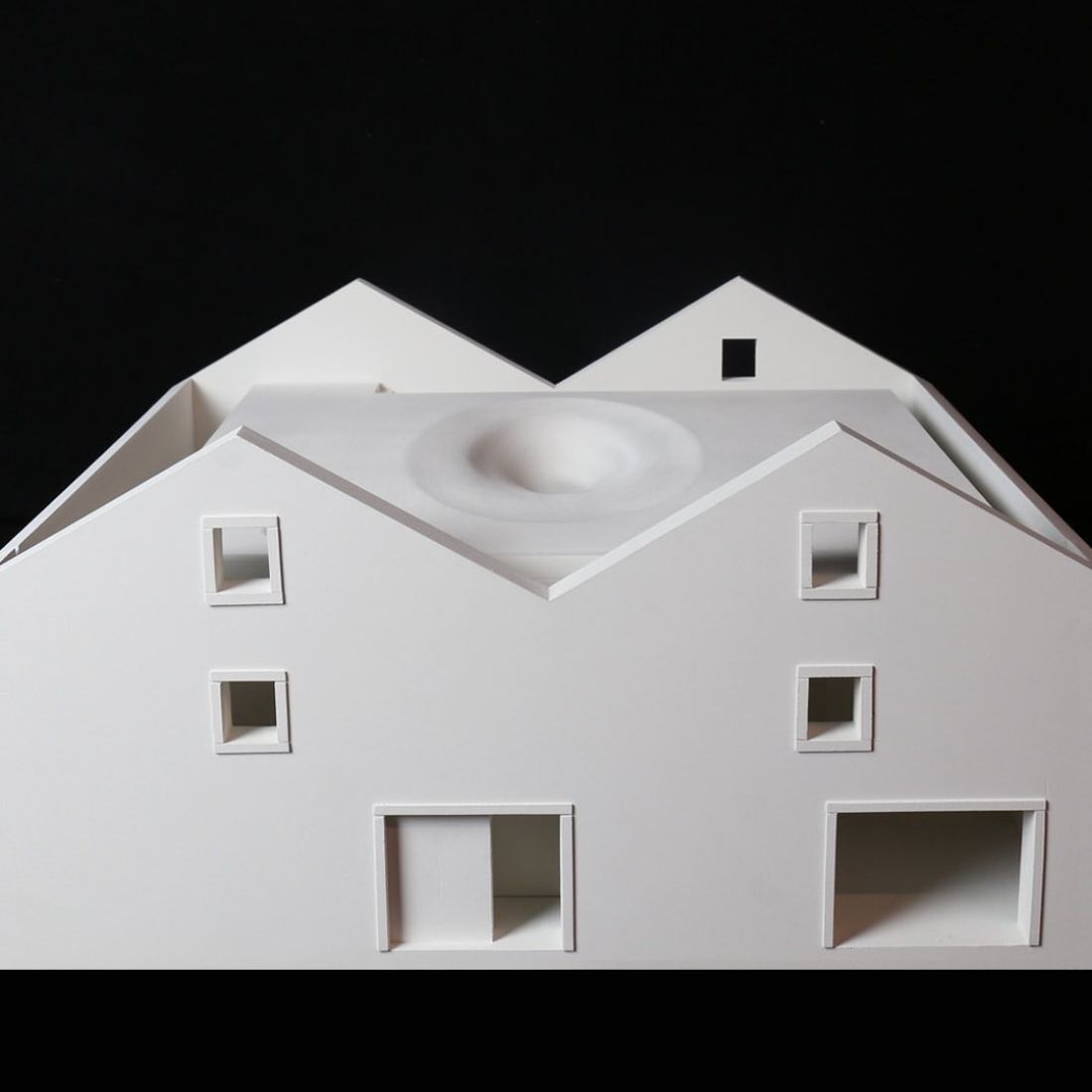 A whale in the house. House in Barreiro by Aires Mateus | The Strength ...