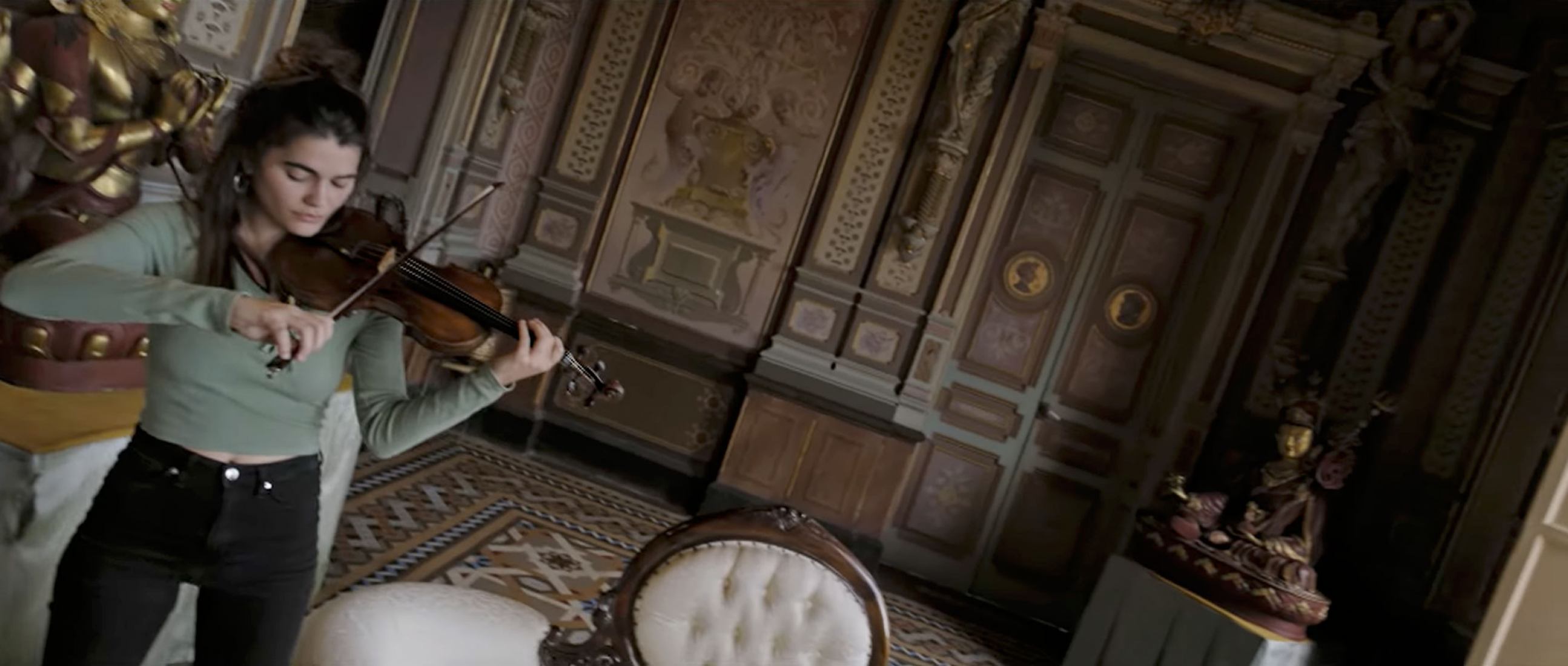 Productivity versus love. “Yo te quiero pero” by Alba Morena, Carmela ...