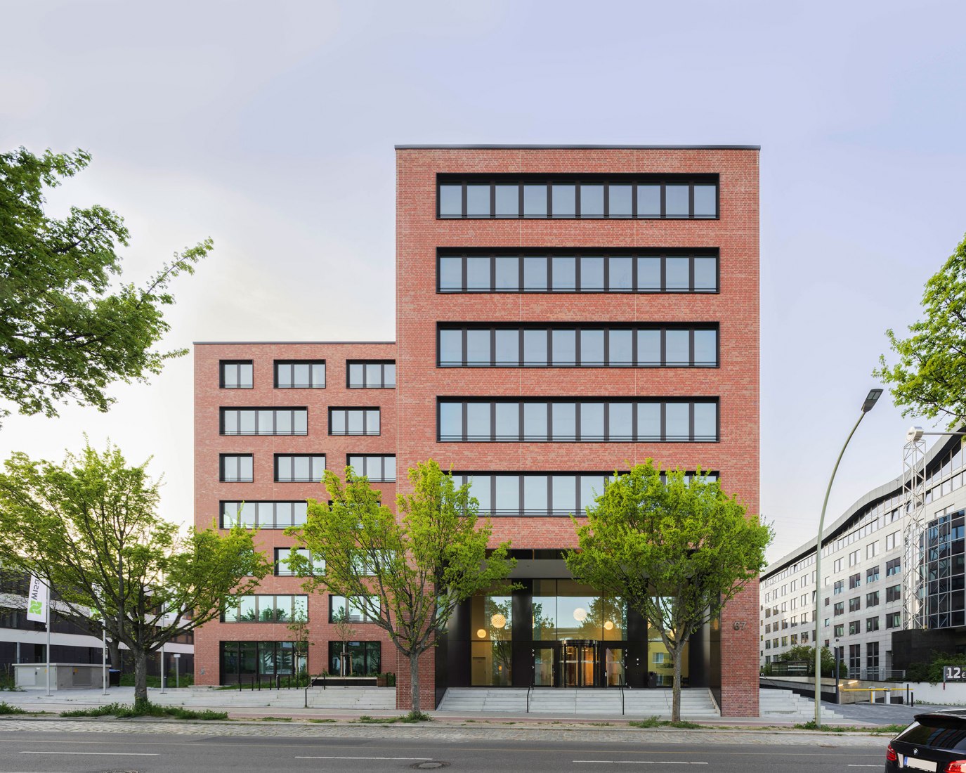 Two similar office buildings. LEO & ALEX by Tchoban Voss Architekten ...