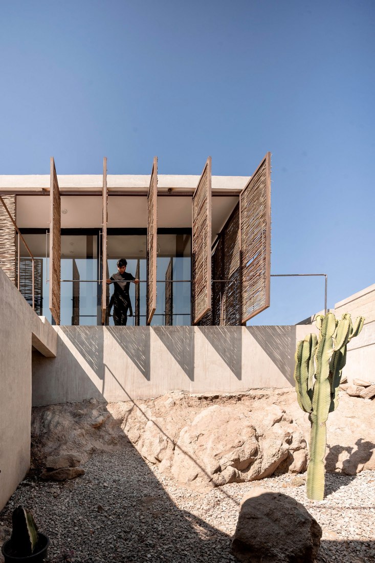El hogar ancestral de una arqueóloga. Casa Martha por Alfredo Navarro ...