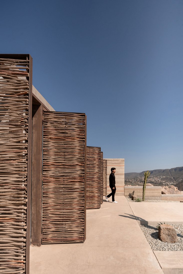 El hogar ancestral de una arqueóloga. Casa Martha por Alfredo Navarro ...