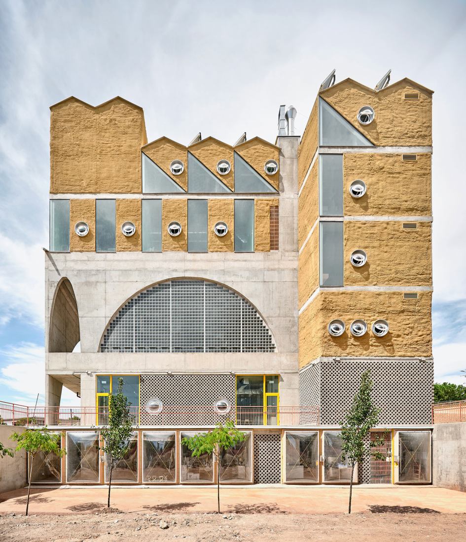 Reggio School and the Gabriel García Márquez Library, FAD 2023 “ex ...