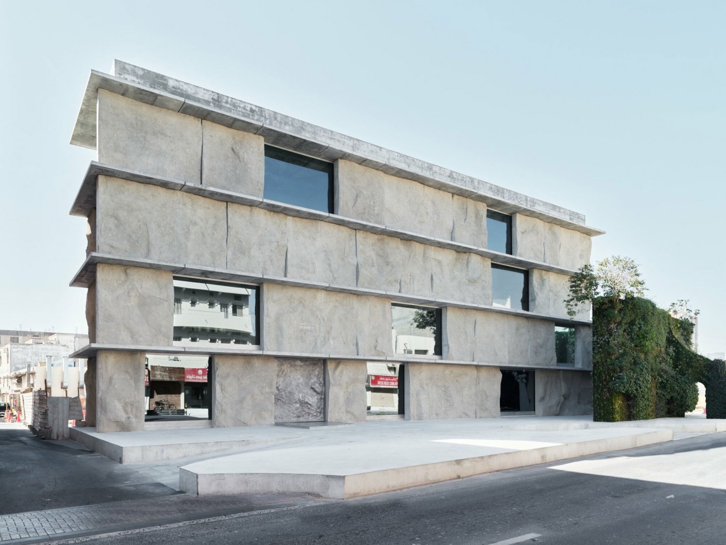 Centro cultural modular. Edificio Green Corner por Studio Anne Holtrop ...