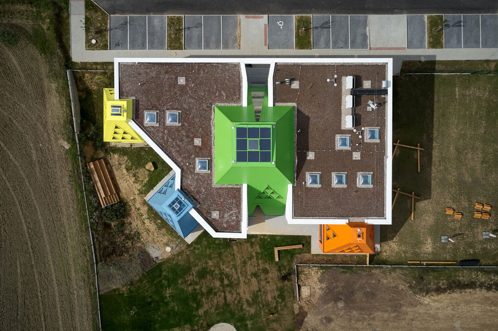 A world of colors. Větrník Kindergarten by Architektura | The Strength ...