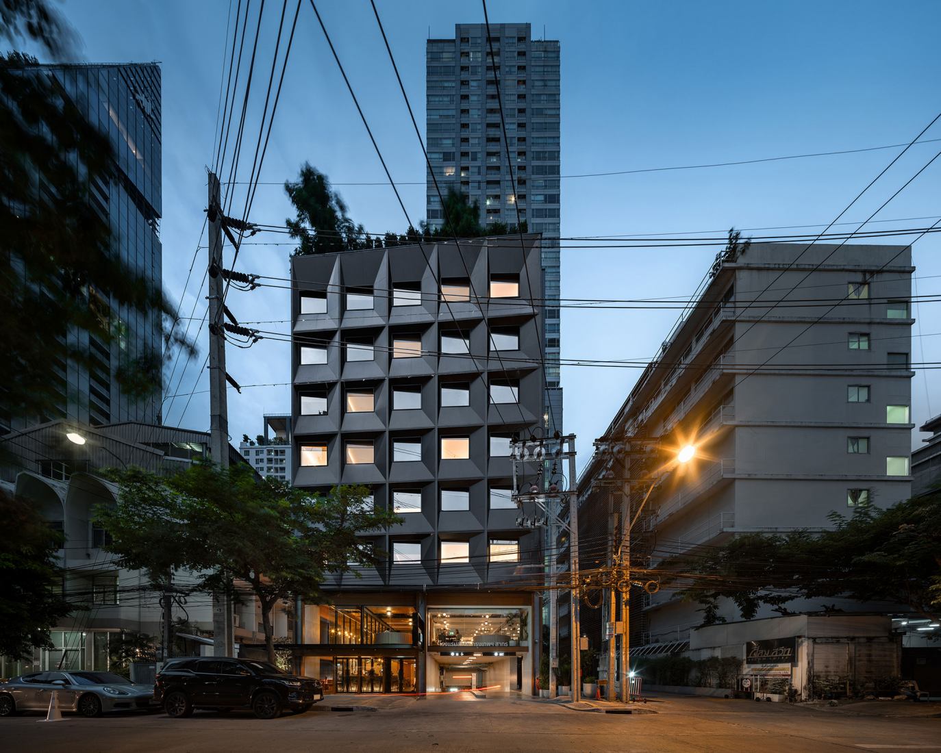 Hotel with dynamic character. ASAI Sathorn by ASWA | The Strength of ...