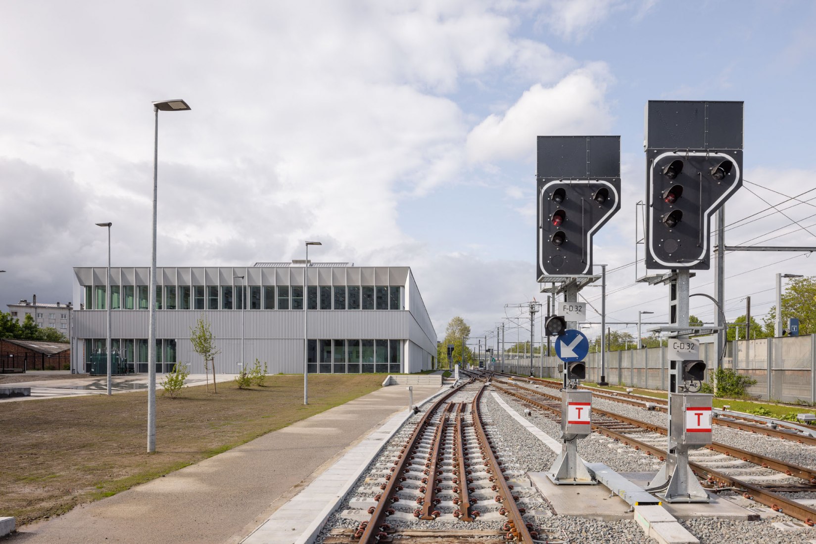 School for Belgian railway infrastructure. Infrabel Academy by Atelier ...