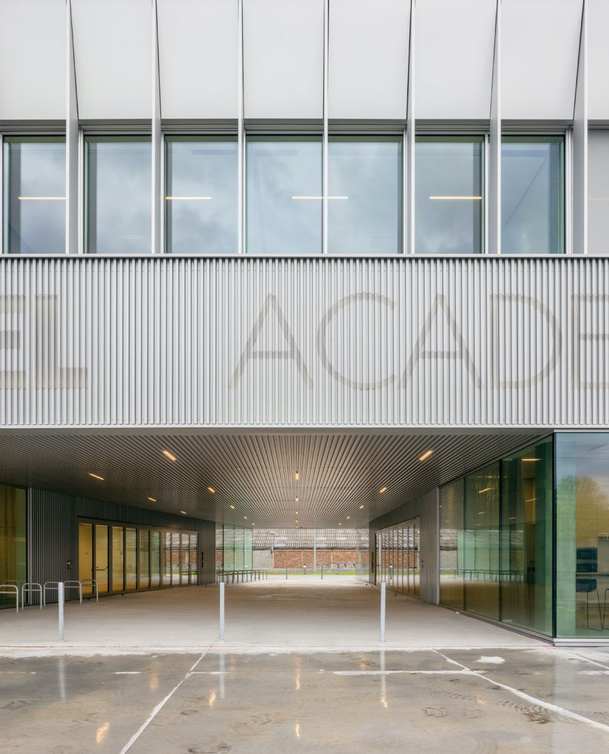 School for Belgian railway infrastructure. Infrabel Academy by Atelier ...