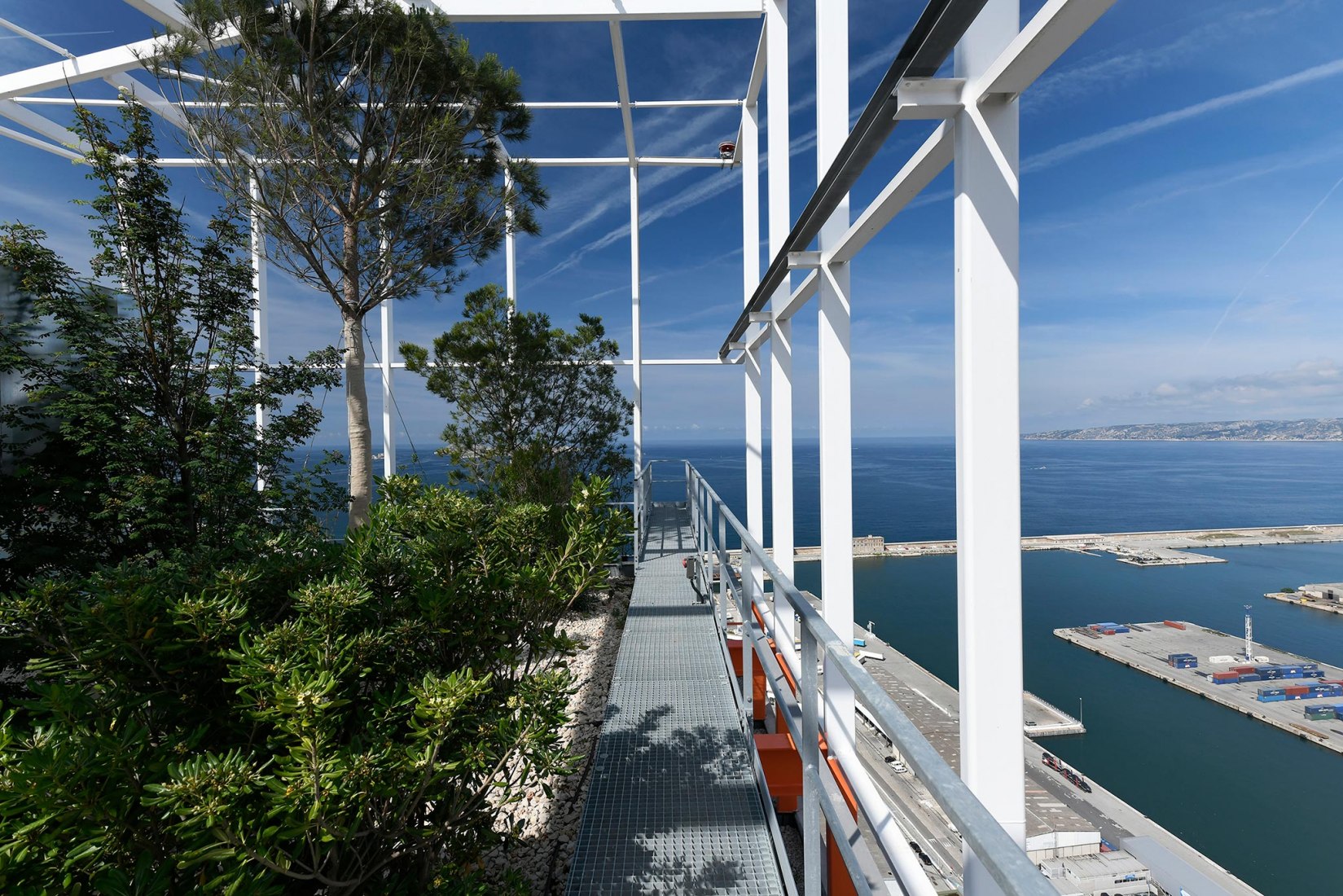 La Marseillaise, un gran rascacielos tricolor por Jean Nouvel | Sobre ...