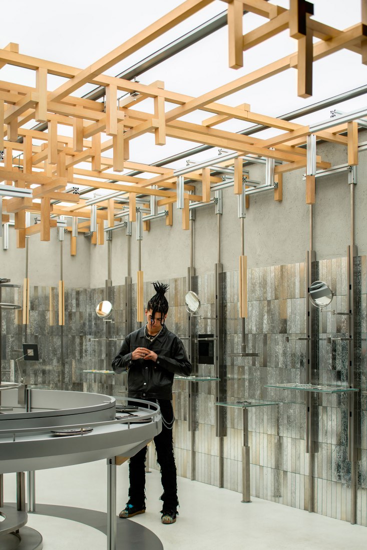 A throbbing element as the main core. BABAMA Concept Store by ...