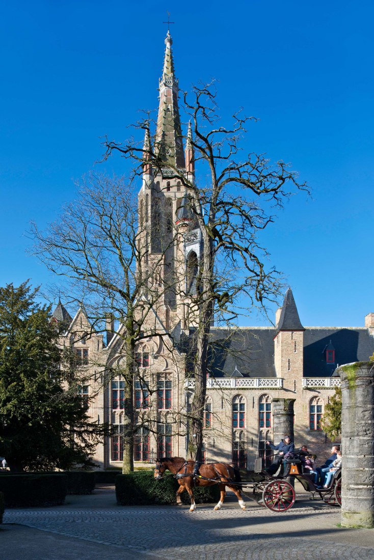 The rebirth of Bruges' architecture through the renovation of the ...