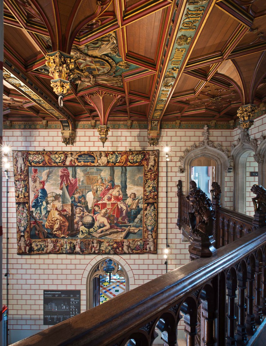 The rebirth of Bruges' architecture through the renovation of the ...