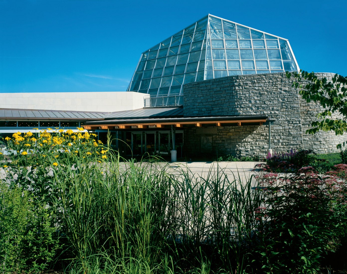 Niagara Parks Commission’s Butterfly Conservatory by Baird Sampson ...