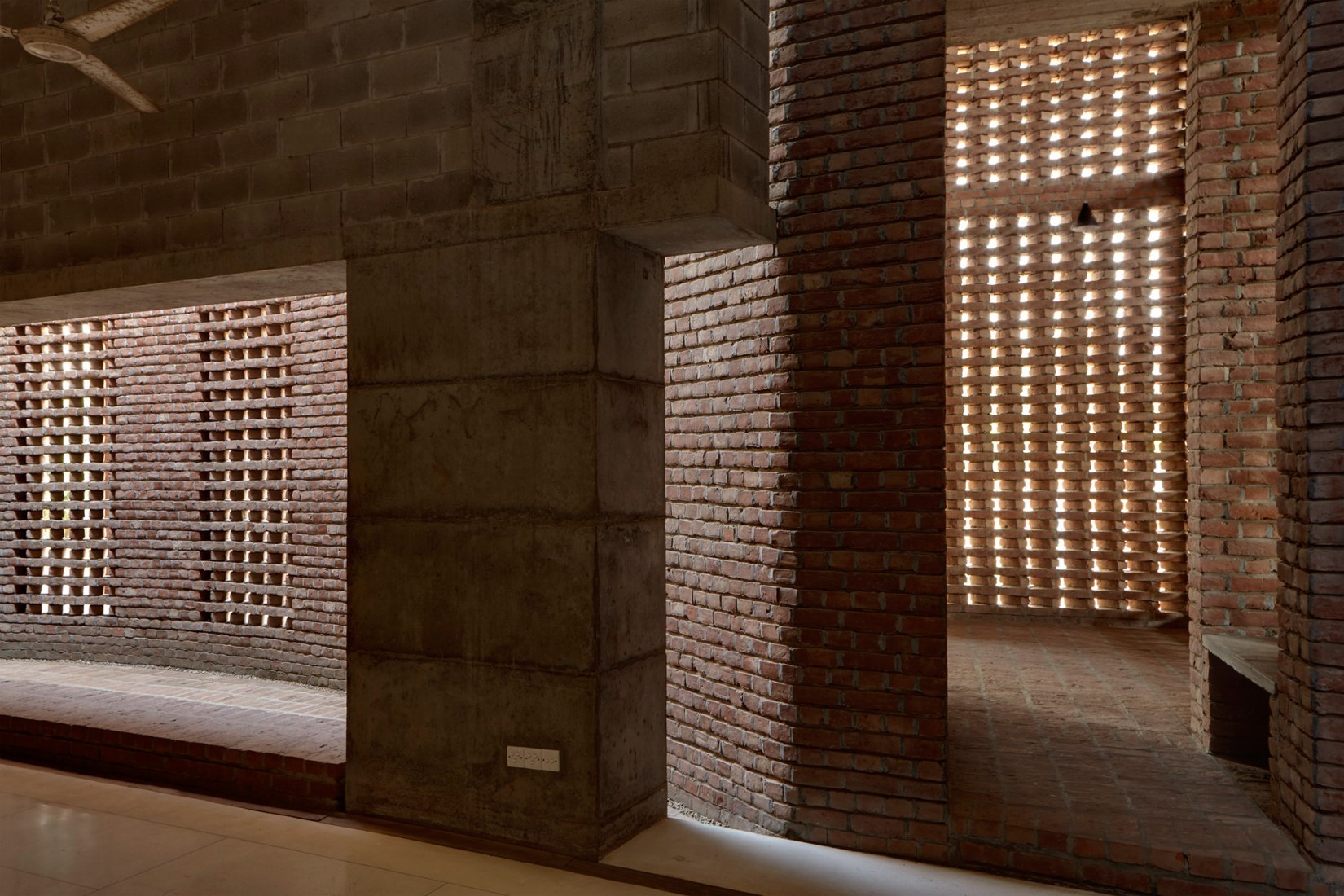Bait Ur Rouf Mosque by Marina Tabassum | The Strength of Architecture ...