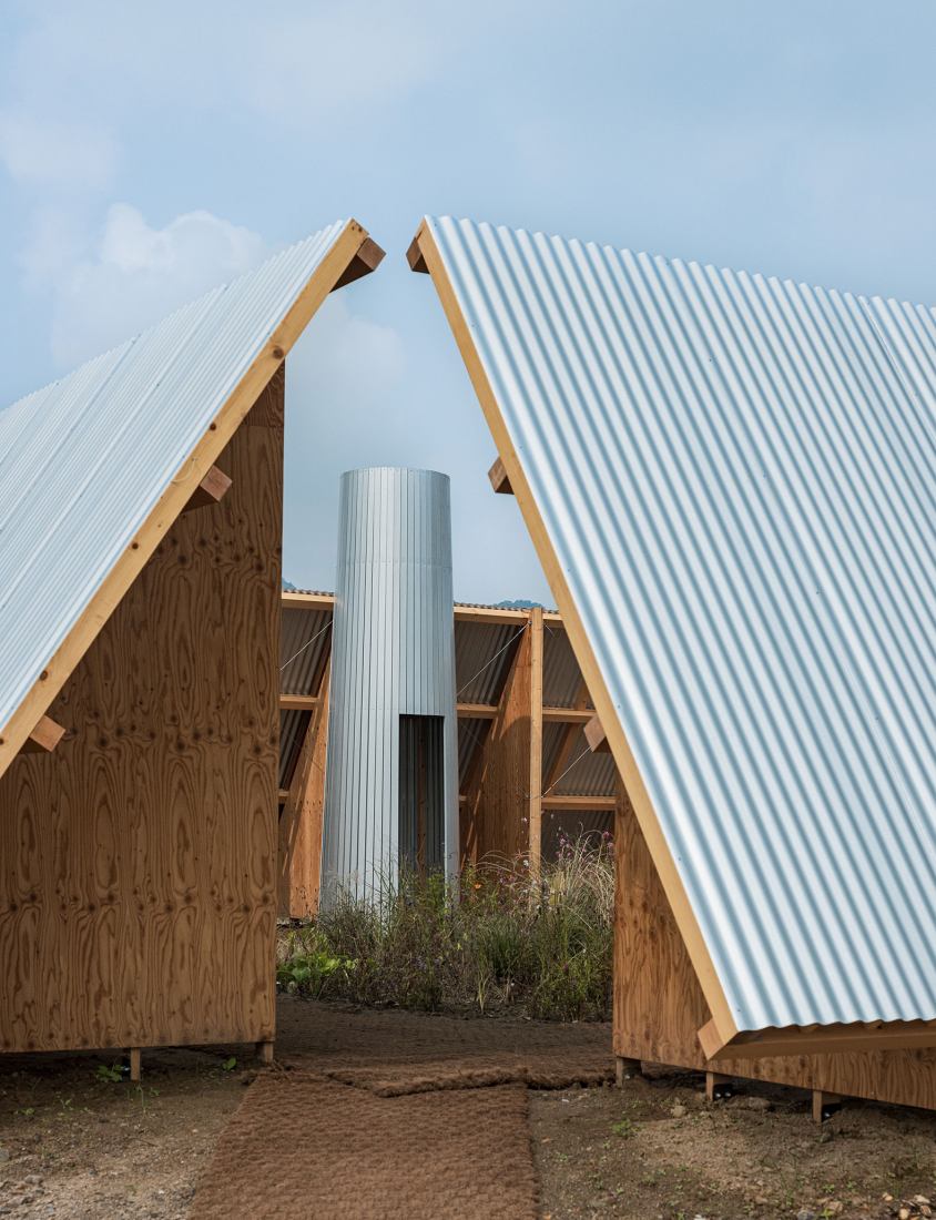 Un vacío dentro de otro. La habitación al aire libre por Frank Barkow y ...