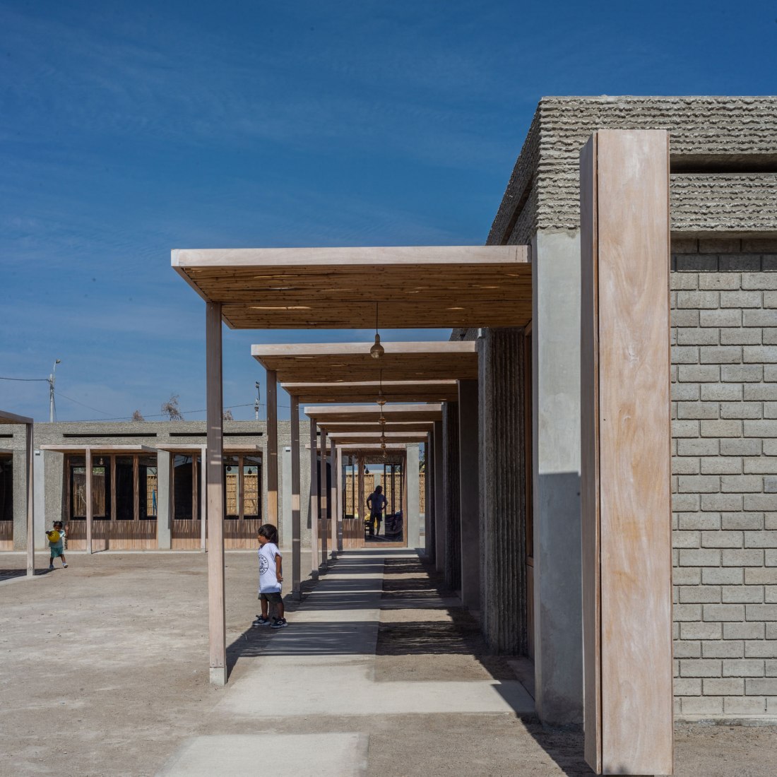 Initial School 140 by Betsaida Curto Reyes and Ander Bados Sesma | The ...