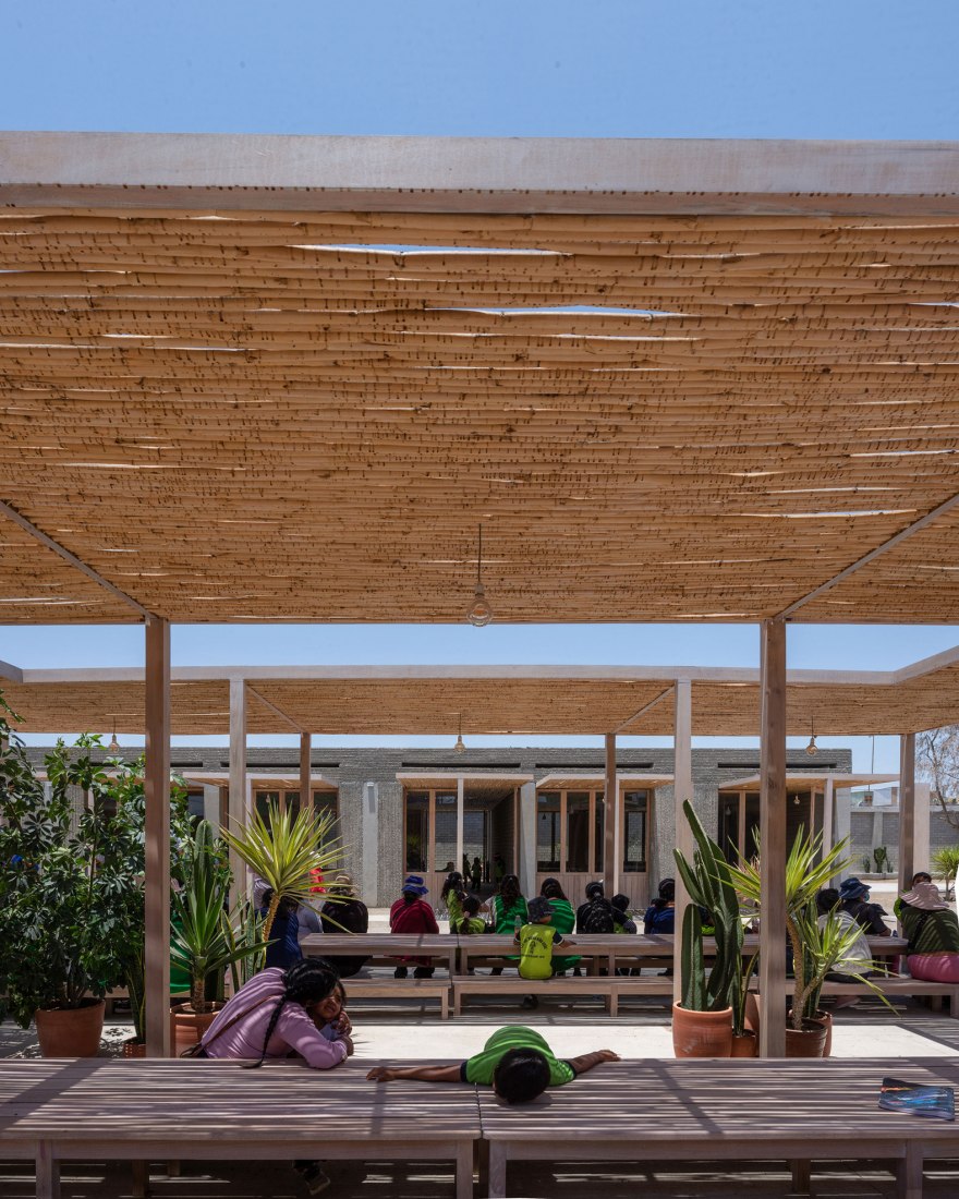 Initial School 140 by Betsaida Curto Reyes and Ander Bados Sesma | The ...