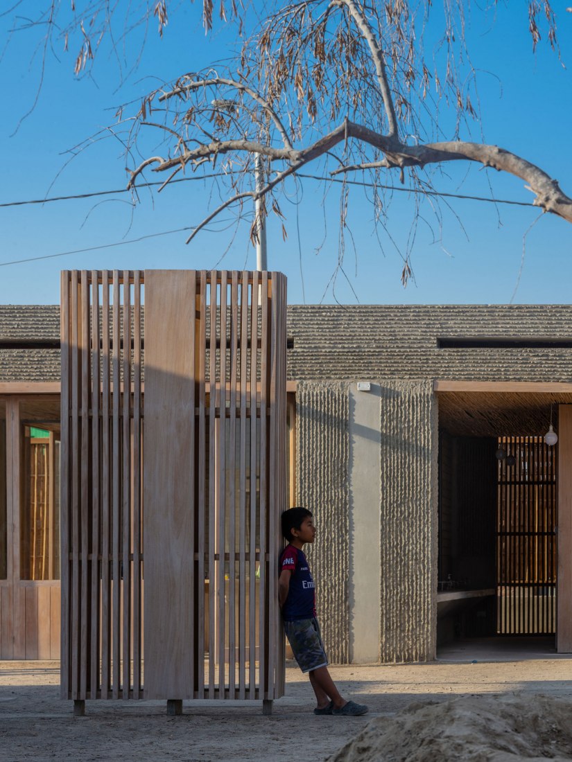 Initial School 140 by Betsaida Curto Reyes and Ander Bados Sesma | The ...