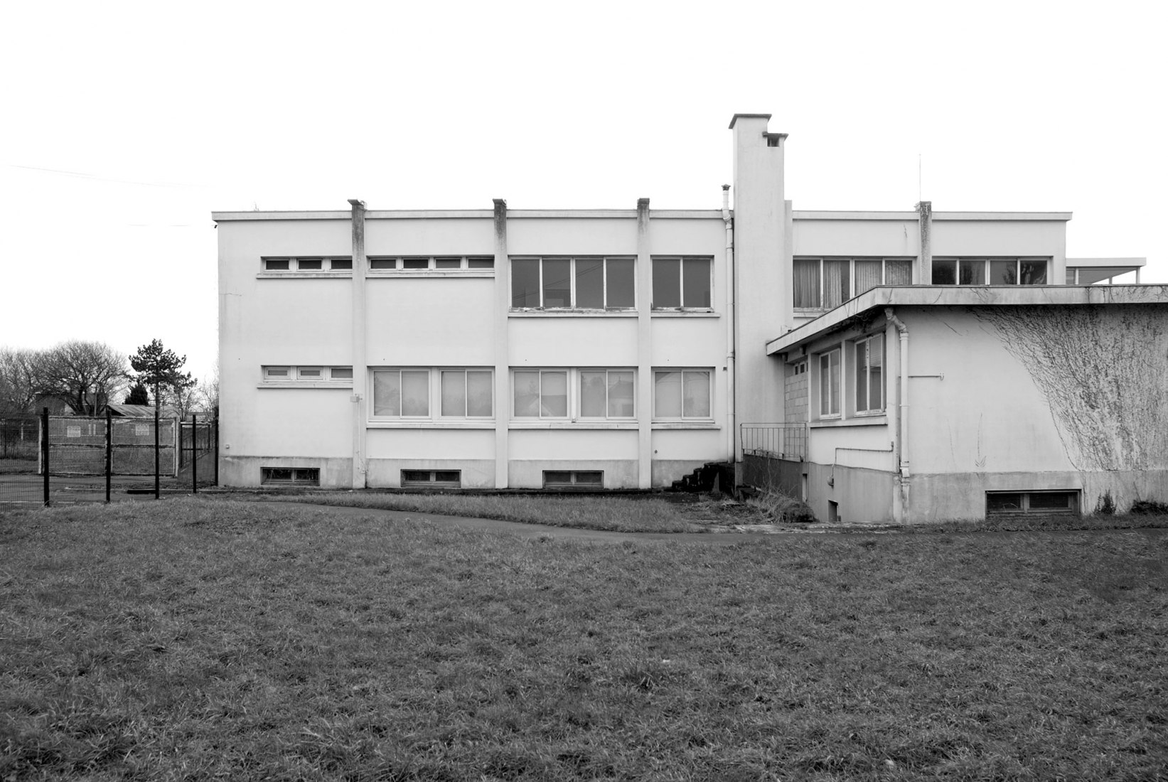 20th century memory. IGESA, renovation of a military clinic into new ...
