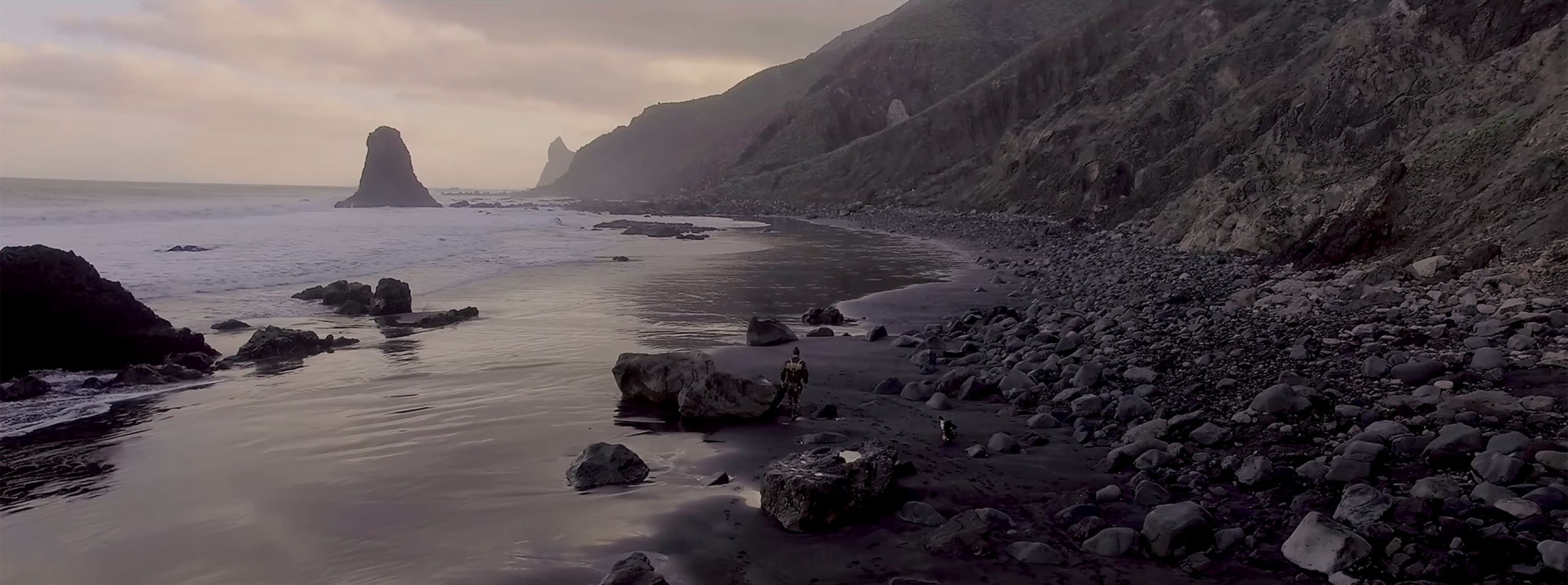 Criticism of the tourist overcrowding on the island of Tenerife. Bouvet ...