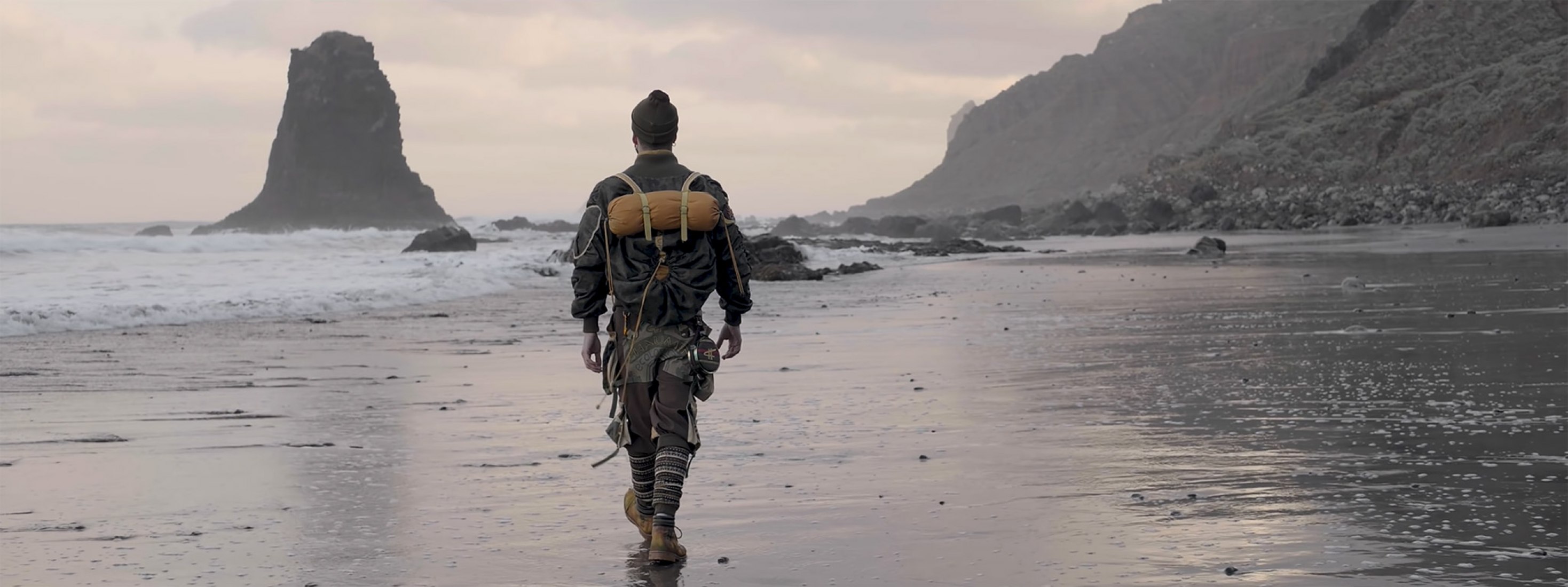 Criticism of the tourist overcrowding on the island of Tenerife. Bouvet ...