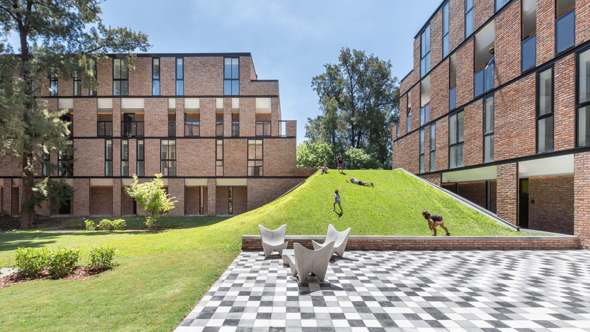 Viviendas en torno a un patio. Edificio COPA por Ça Arquitectura ...