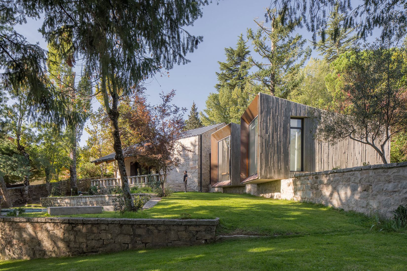 Mirando al pantano de Navacerrada. Casa V por G34 arquitectos | Sobre ...