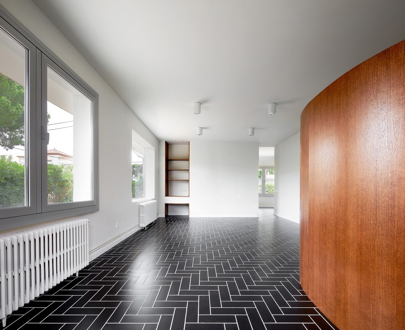 A dialectical game in the House 1016 by Raúl Sanchez architects | The ...