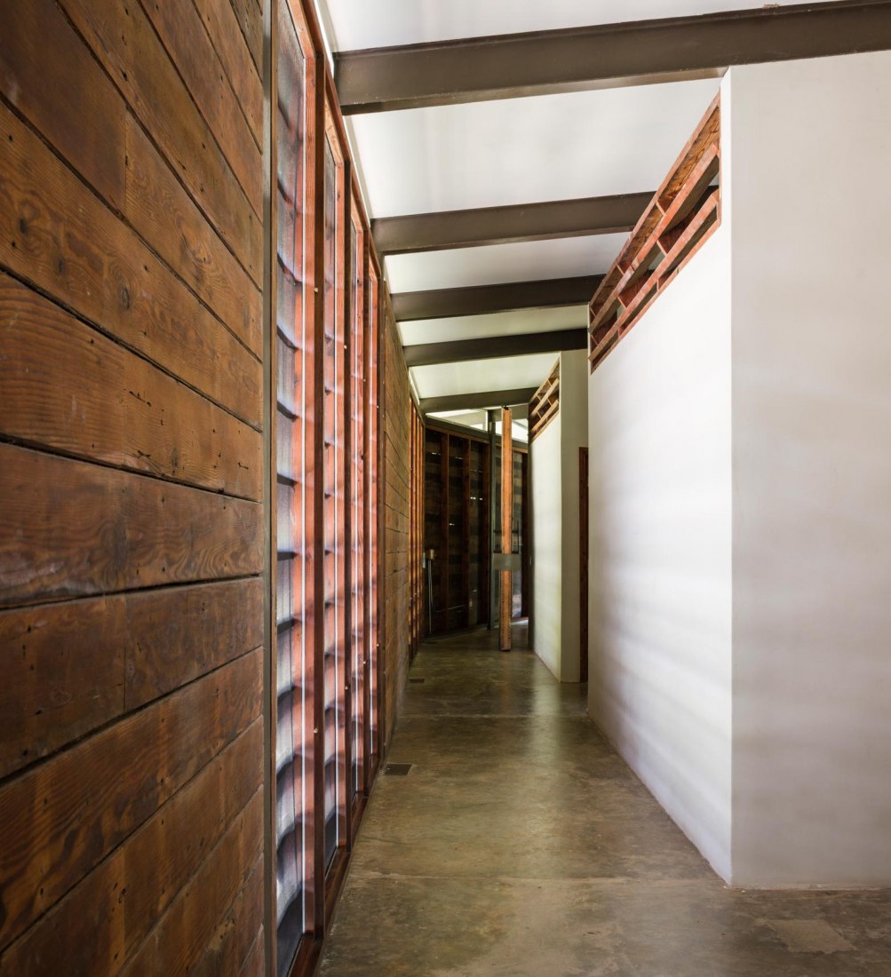 Moving between the landscape. House in Cope by Patrick Dillon | The ...