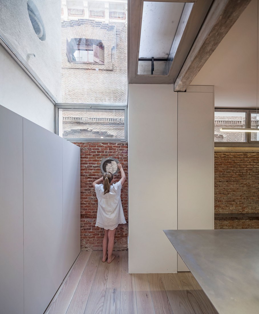 A house between a museum and a kitchen by Jesús Aparicio | The Strength ...