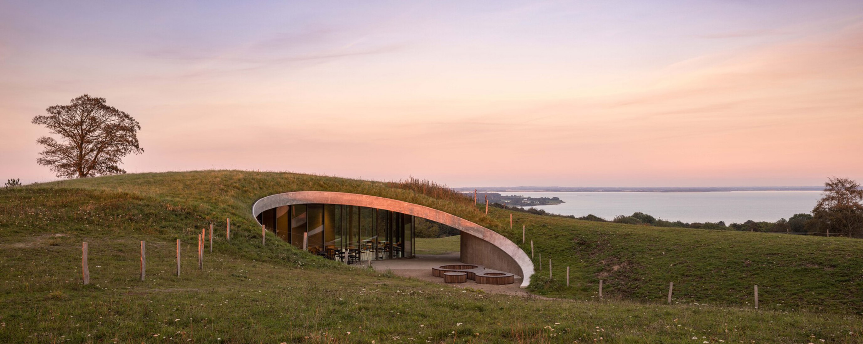 Historical memory and landscape. Skamlingsbanken Visitor Center by ...