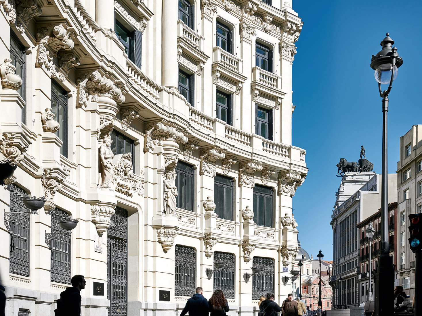 Centro Canalejas, ícono del lujo en Madrid por Estudio Lamela | Sobre ...