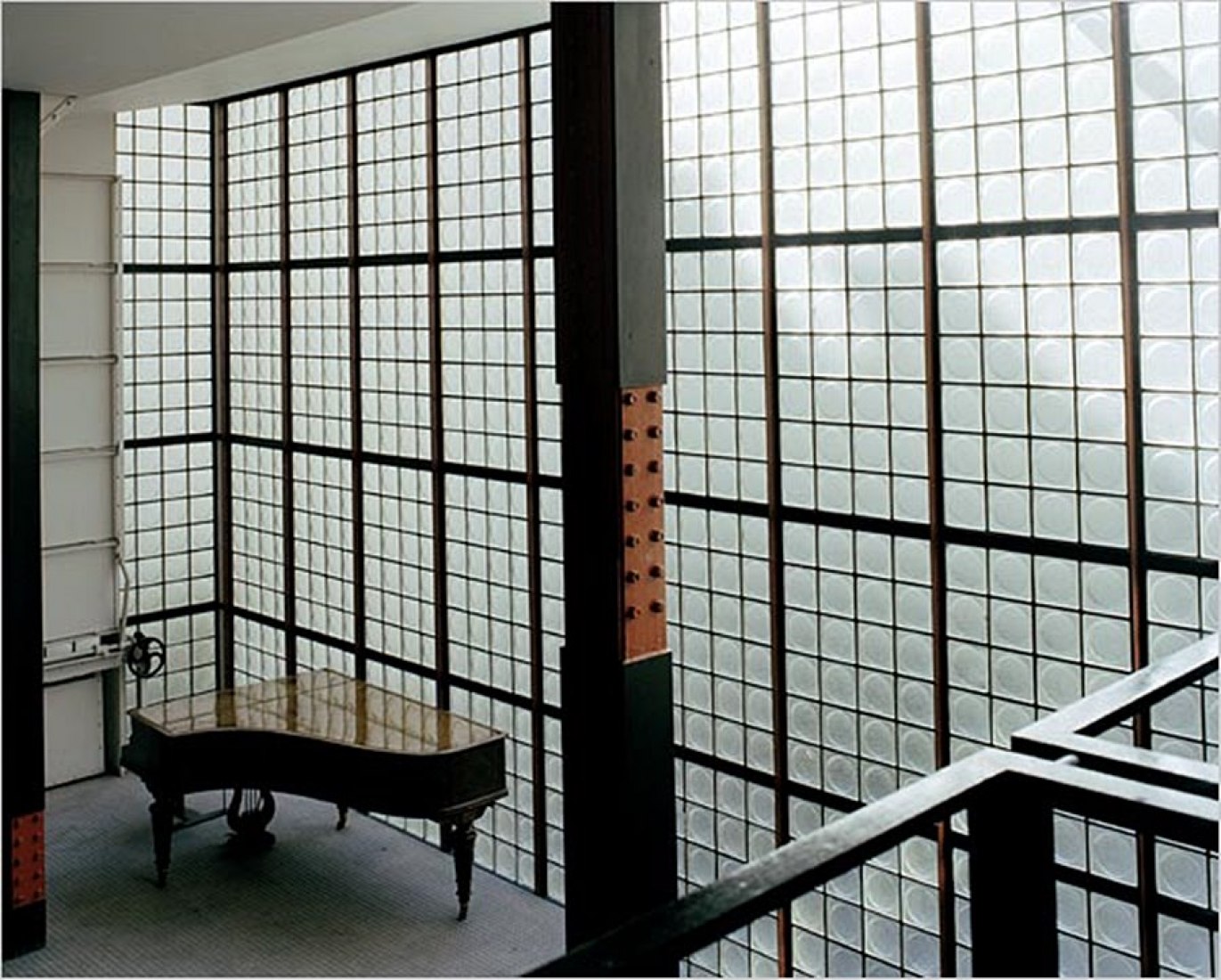 Pierre Chareau La Maison De Verre In Detail The Strength Of Architecture From 1998