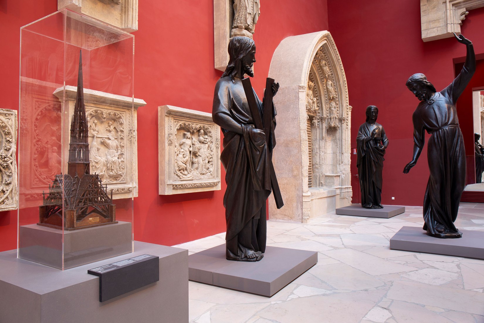 Notre-Dame de Paris. From builders to restorers, at the Cité de l ...