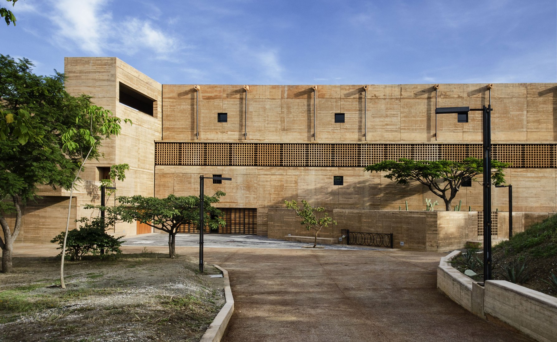 Ciudad de los archivos de Oaxaca por Mendaro Arquitectos | Sobre Arquitectura y más | Desde 1998