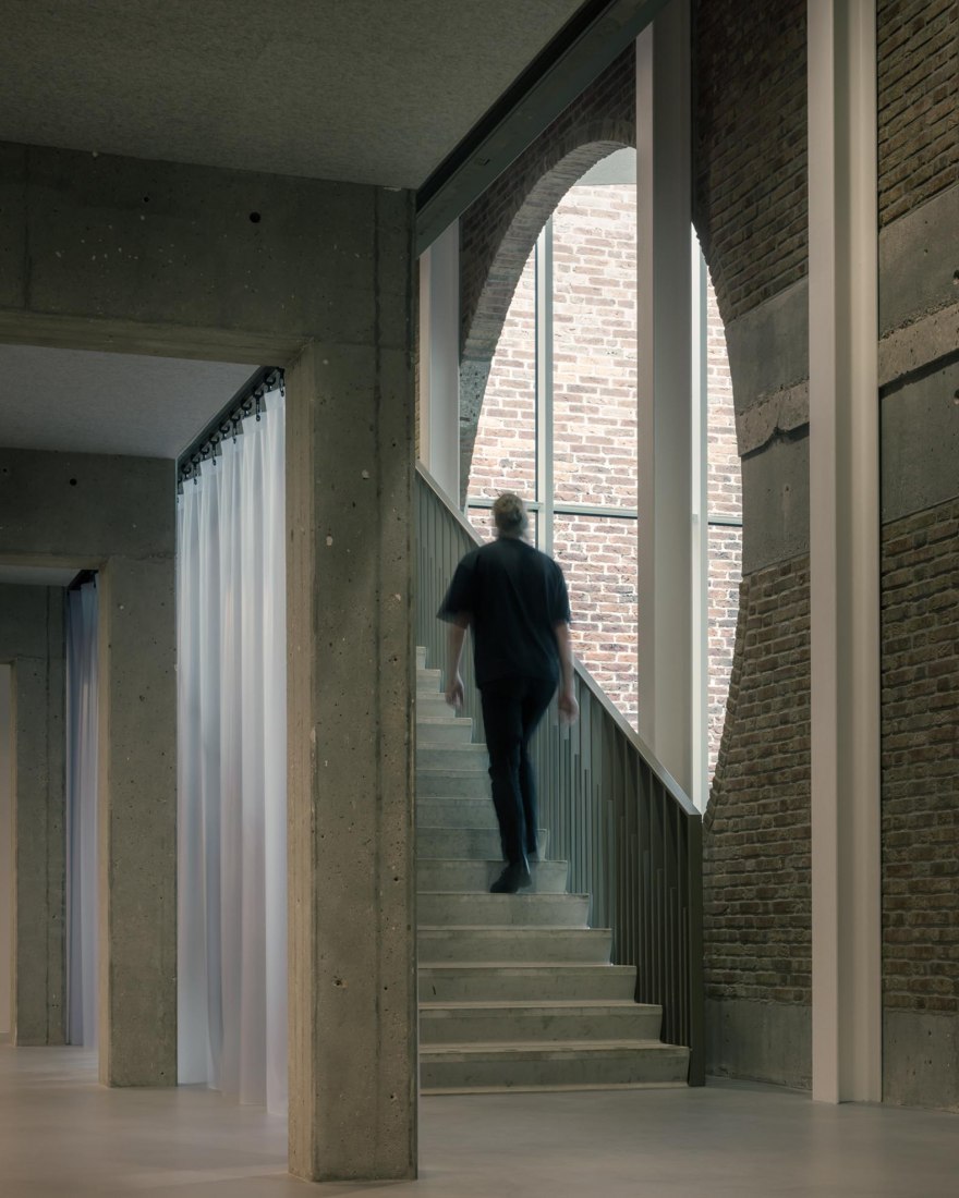 Dialogue with the architecture of the past. Schoenenkwartier Shoe ...