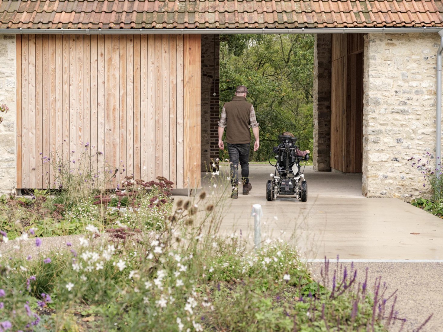 Sensibilidad inteligente y especial. Wraxall Yard por Clementine ...