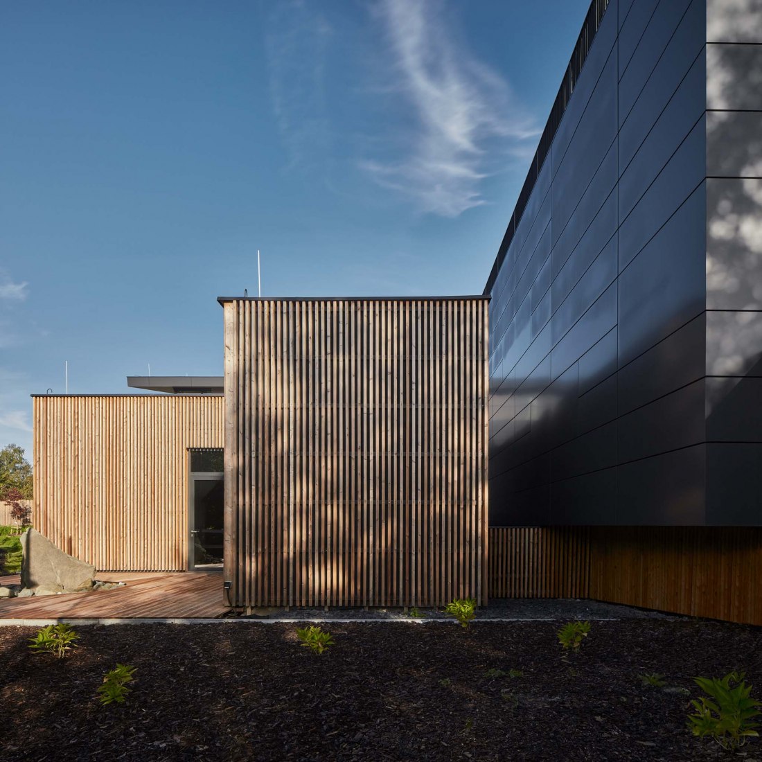 Apartment building among the Beskydy mountains. Tee House by CMC ...