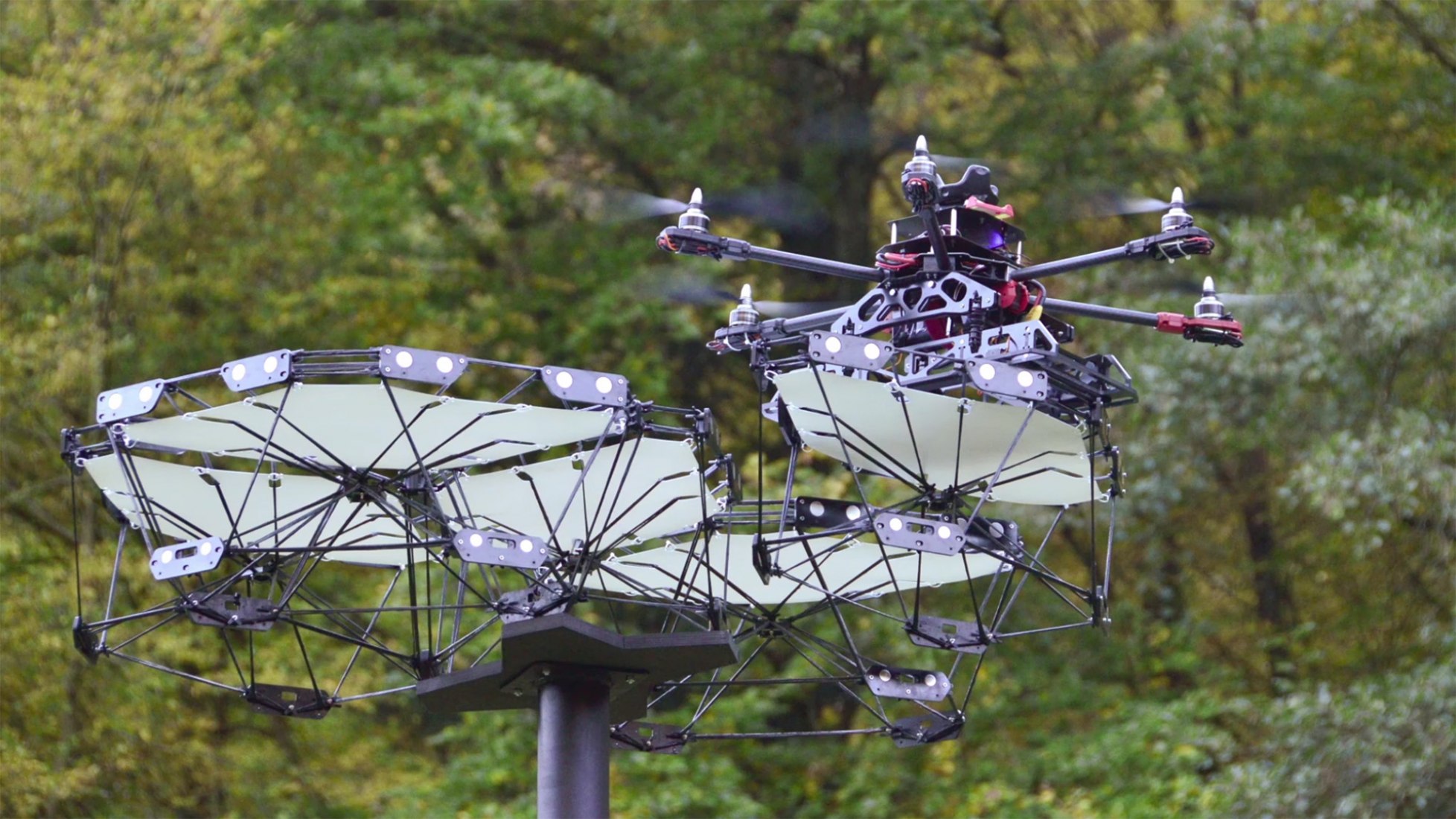 Smart Canopy. Cyber Physical Macro Material as a UAV [re]configurable ...