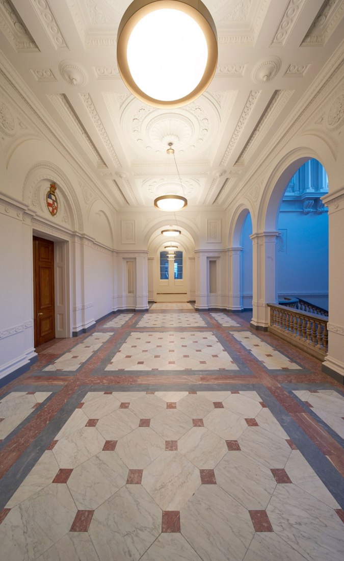250th anniversary of the Royal Academy in London. A renovation by David ...