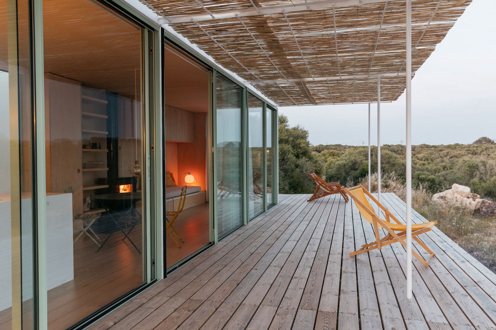 A privileged prefabricated home. House in Menorca by delaVegaCanolasso ...