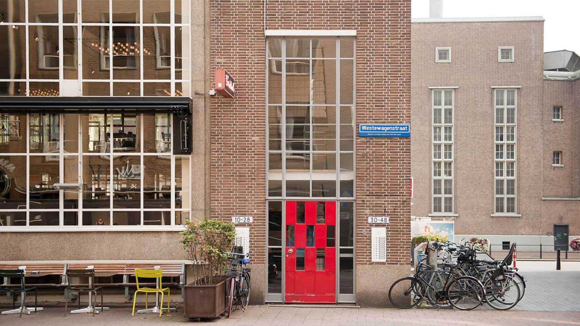 Mixed uses and open spaces in the heart of Rotterdam. De Nederlanden ...