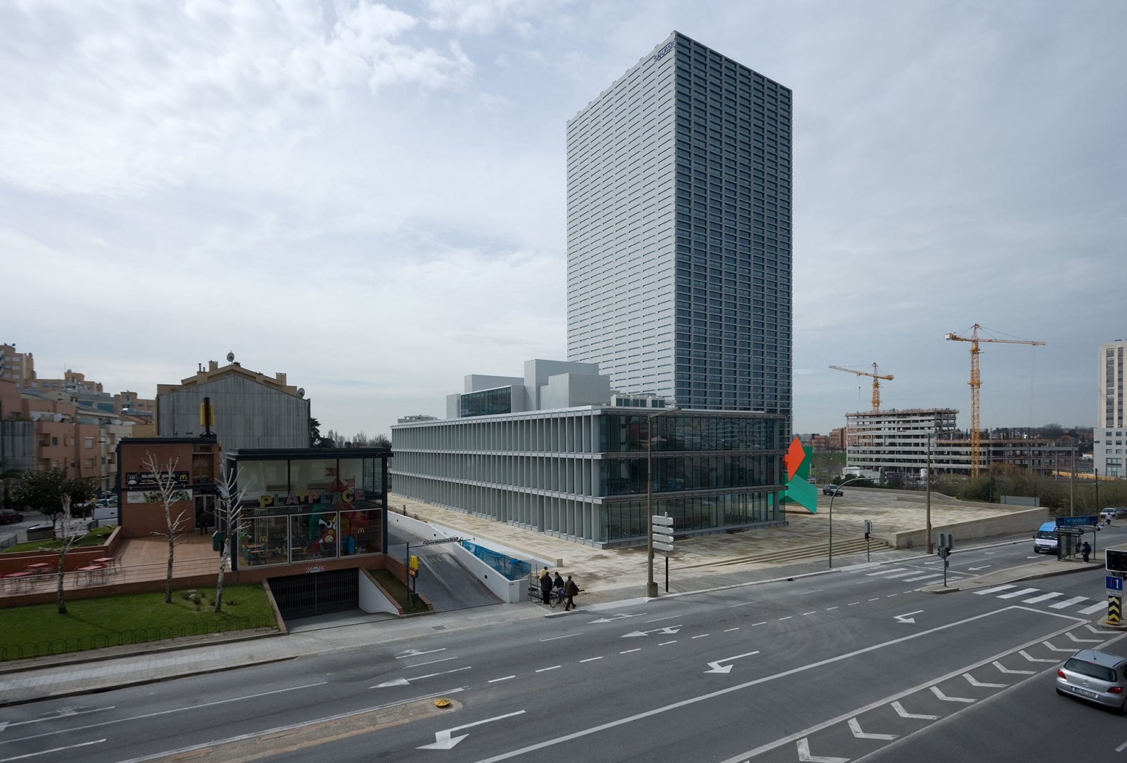 Miesian abstraction. Burgo Tower by Eduardo Souto de Moura | The ...