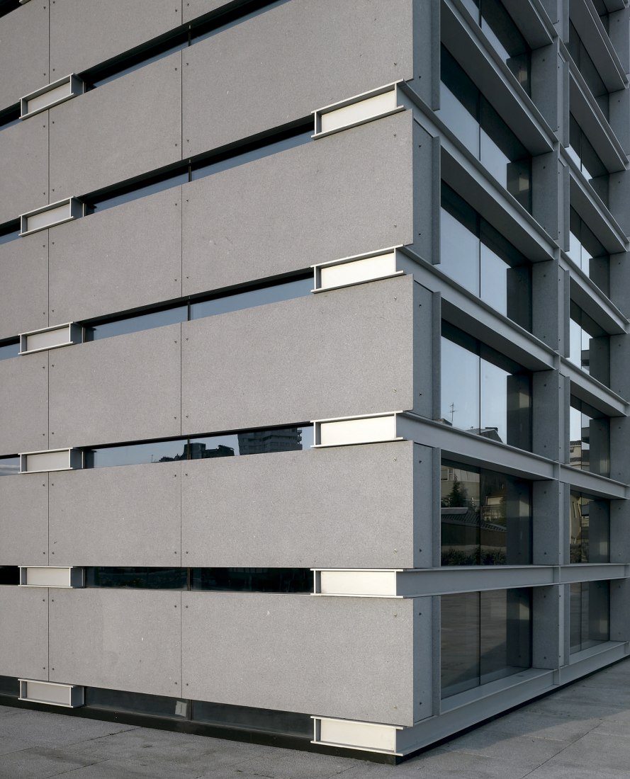 Miesian abstraction. Burgo Tower by Eduardo Souto de Moura | The ...