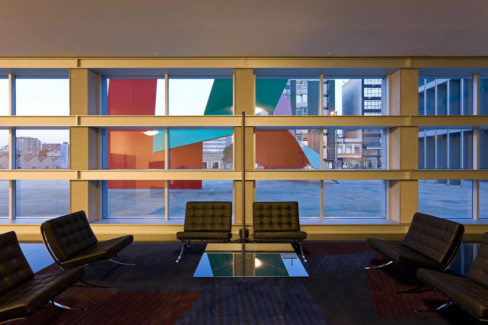 Abstracción Miesiana. Torre Burgo por Eduardo Souto de Moura | Sobre ...