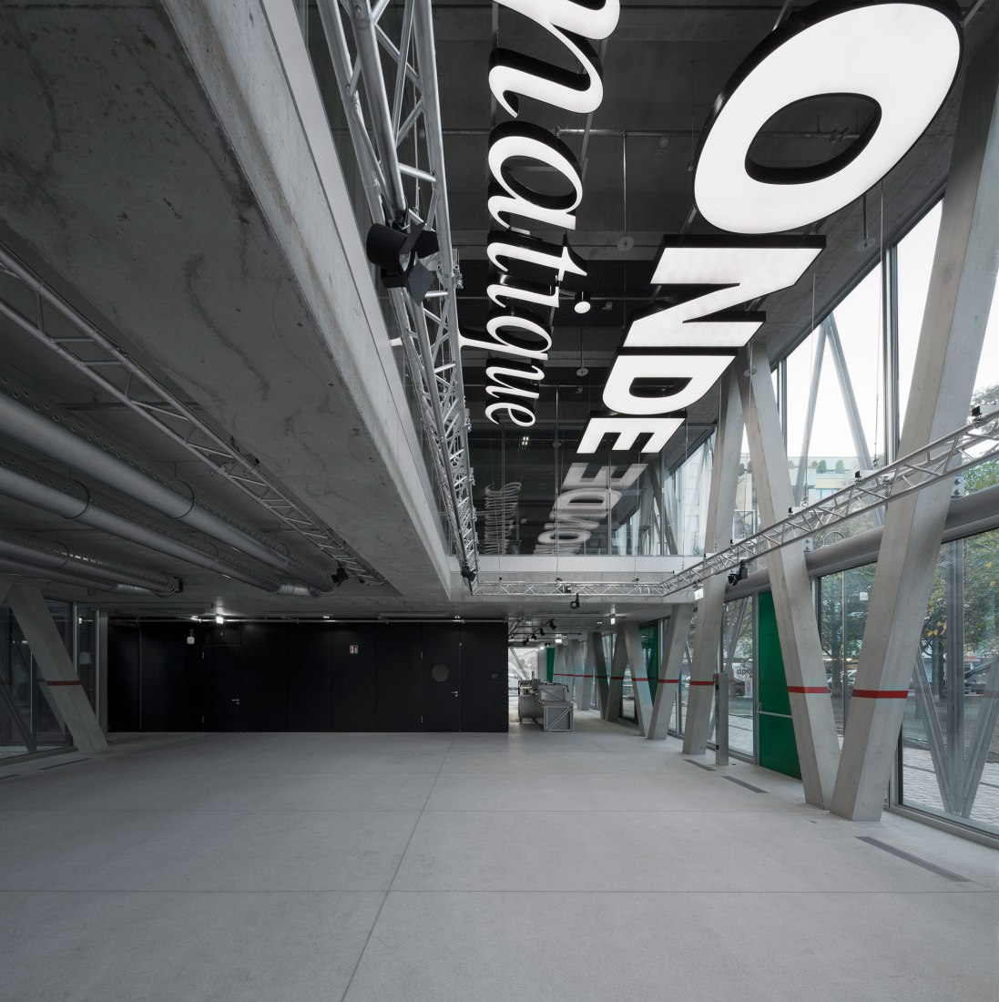 New Publishing house and editorial offices for Taz newspaper by E2A ...