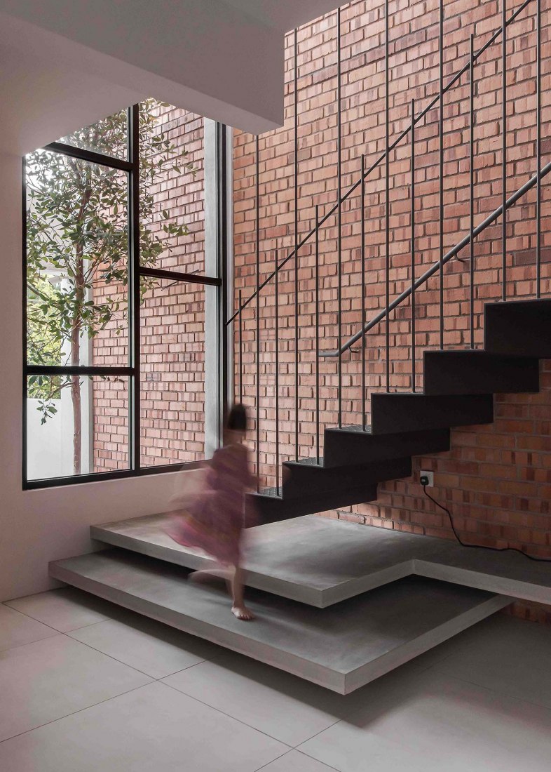 Renovation of a 80's building. End-lot House by Eleena Jamil Architect ...