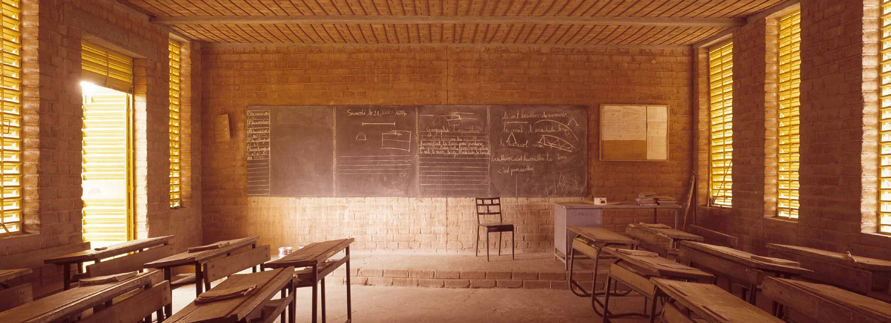 Building for the Primary School of Gando and extensión by Kéré ...