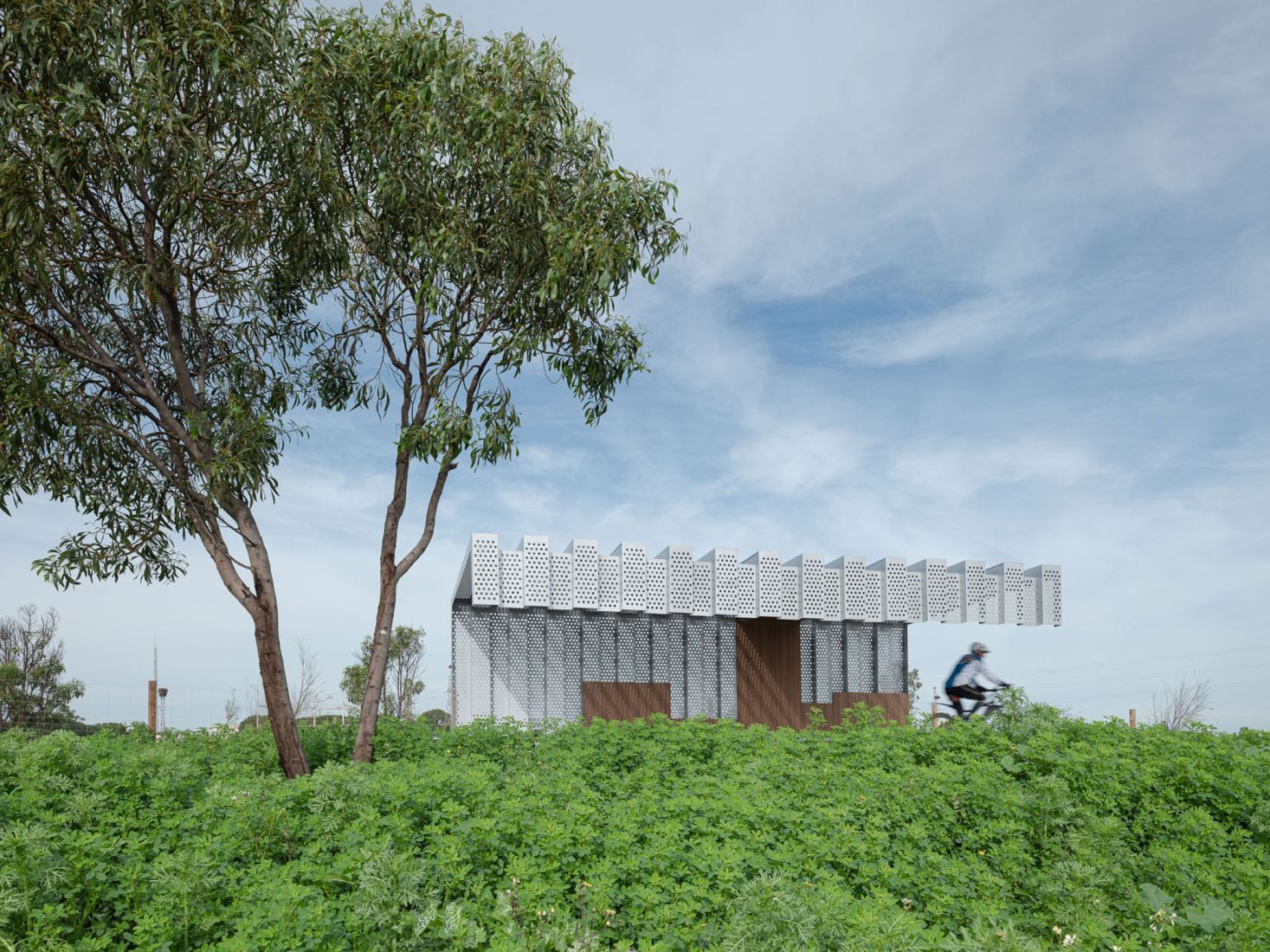 Wrapping the marsh: Landscape itinerary around the northern Odiel ...